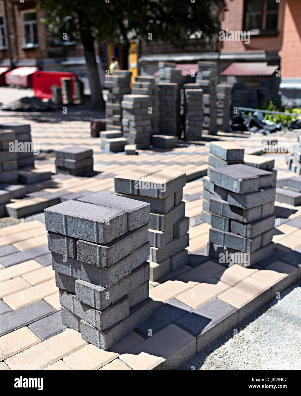 Laying block paving on building hi-res stock photography and images - Alamy