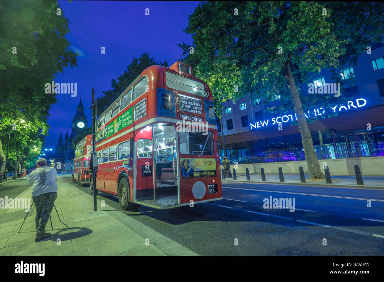Bus street london travel embankment hi-res stock photography and images ...