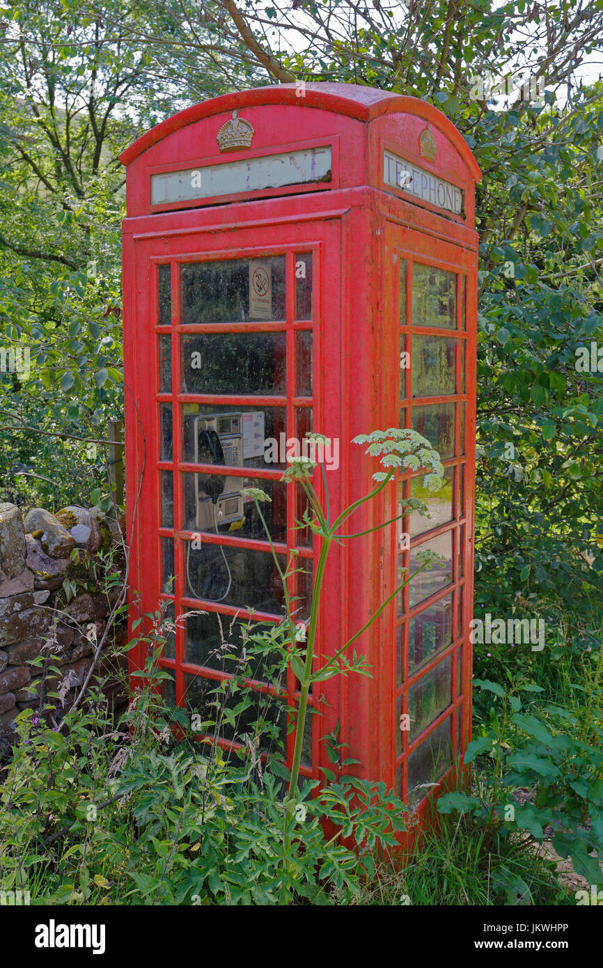 Red telephone kiosk hi-res stock photography and images - Alamy