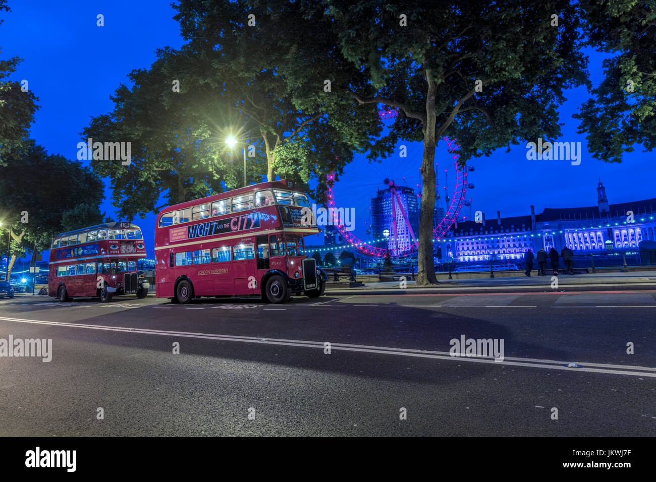 Bus street london travel embankment hi-res stock photography and images ...