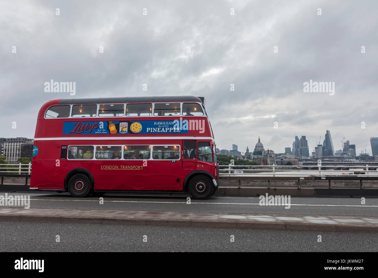 London double decker bus on Waterloo Bridge Stock Photo - Alamy