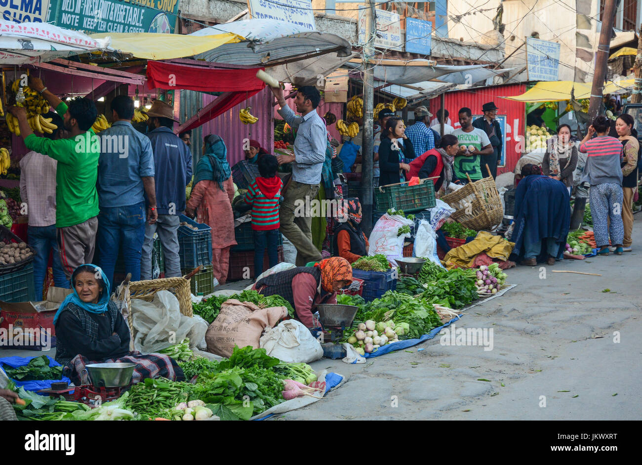 Ladakhi market hi-res stock photography and images - Alamy