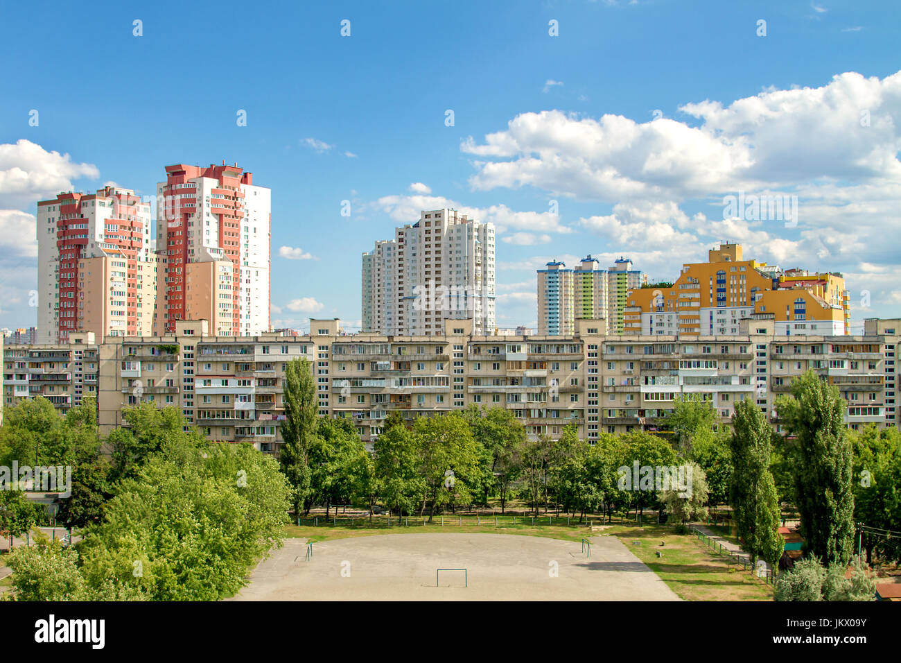 Image cityscape big yard in front of houses Stock Photo - Alamy