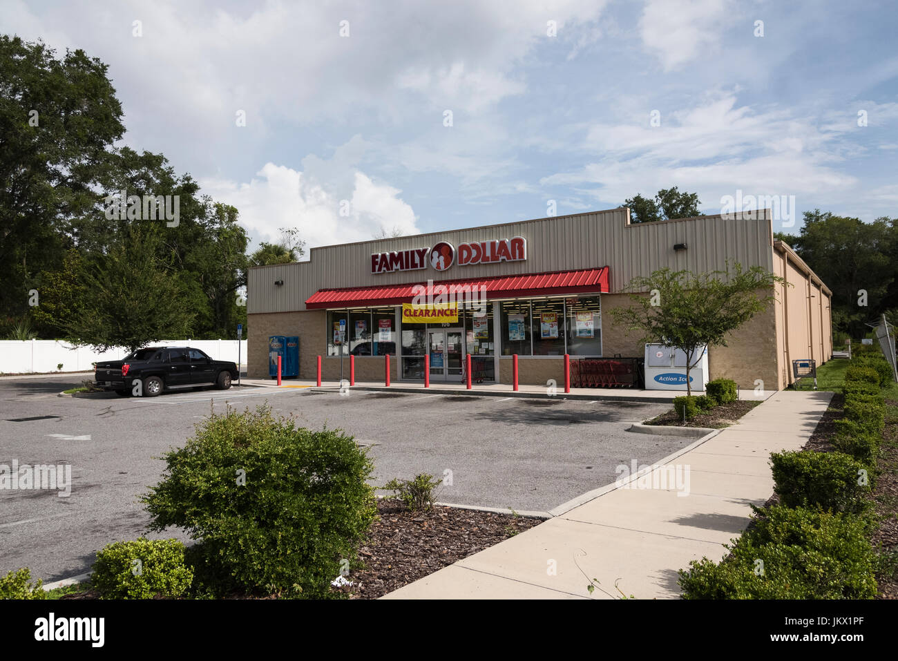 Family dollar store hi-res stock photography and images - Alamy