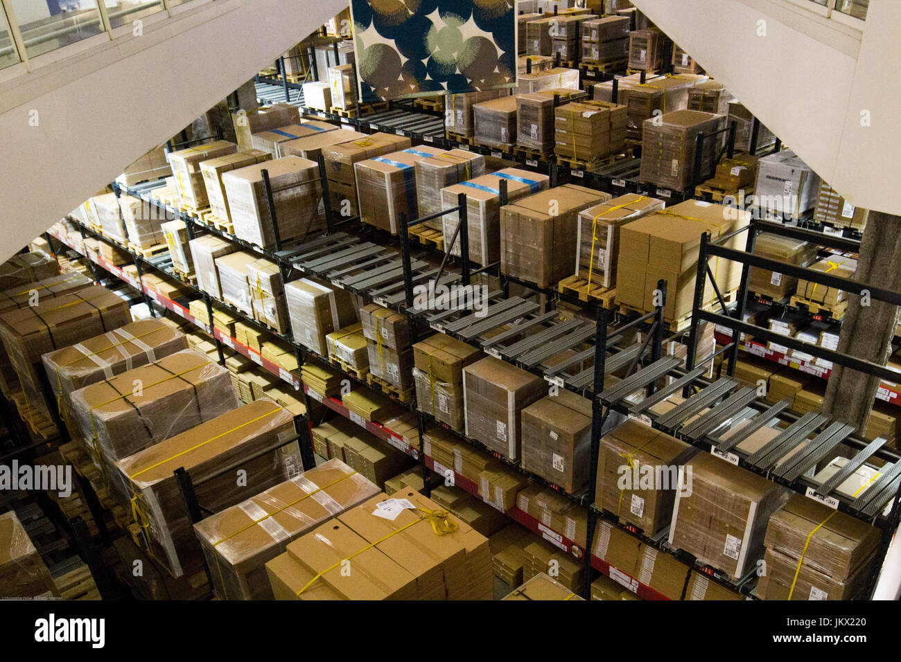 Warehouse storage racks boxes hi-res stock photography and images - Alamy