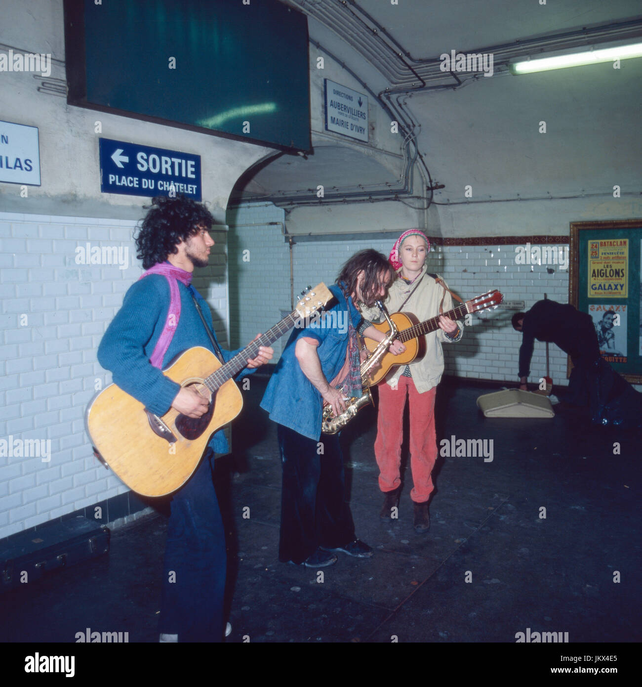 1980s paris street hi-res stock photography and images - Alamy