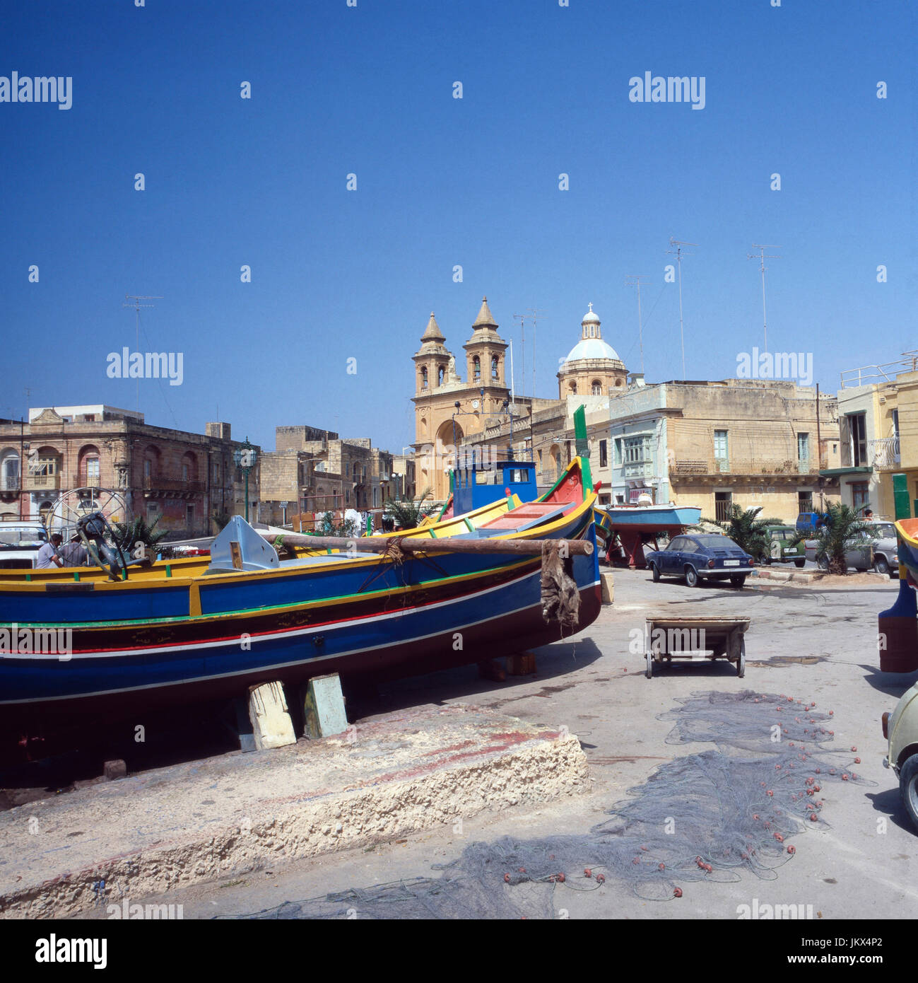 Im Fischerhafen von Maltaxlokk auf Malta, Spanien 1980er Jahre. At the ...
