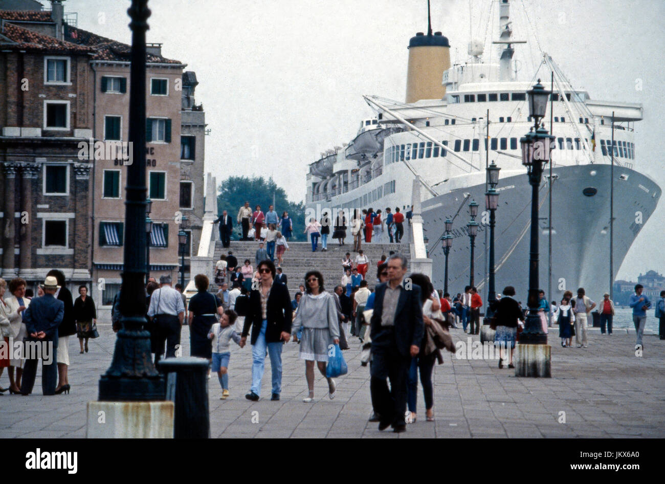 1980s cruise ship hi-res stock photography and images - Alamy