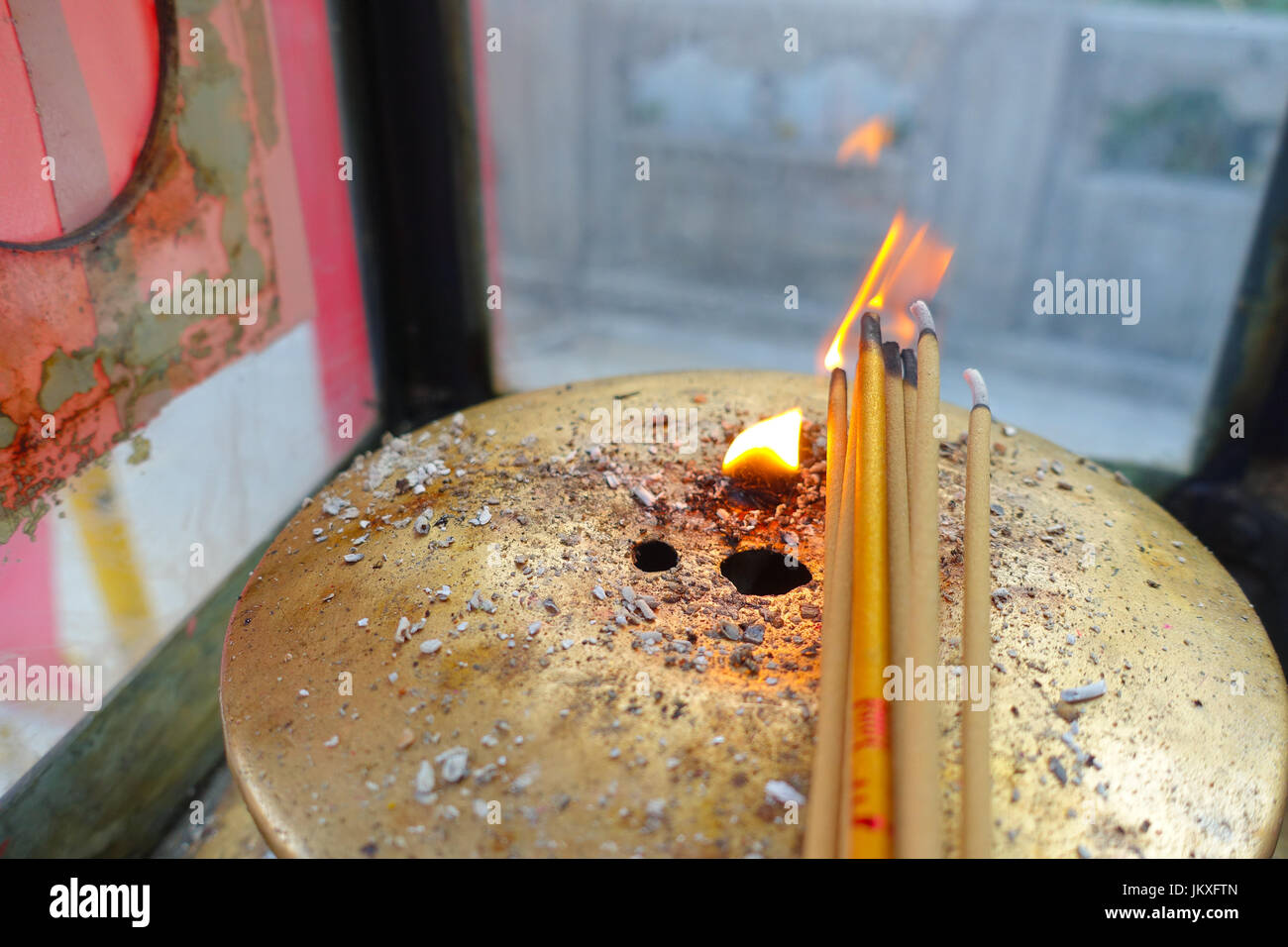 Incense burning middle east hi-res stock photography and images - Alamy