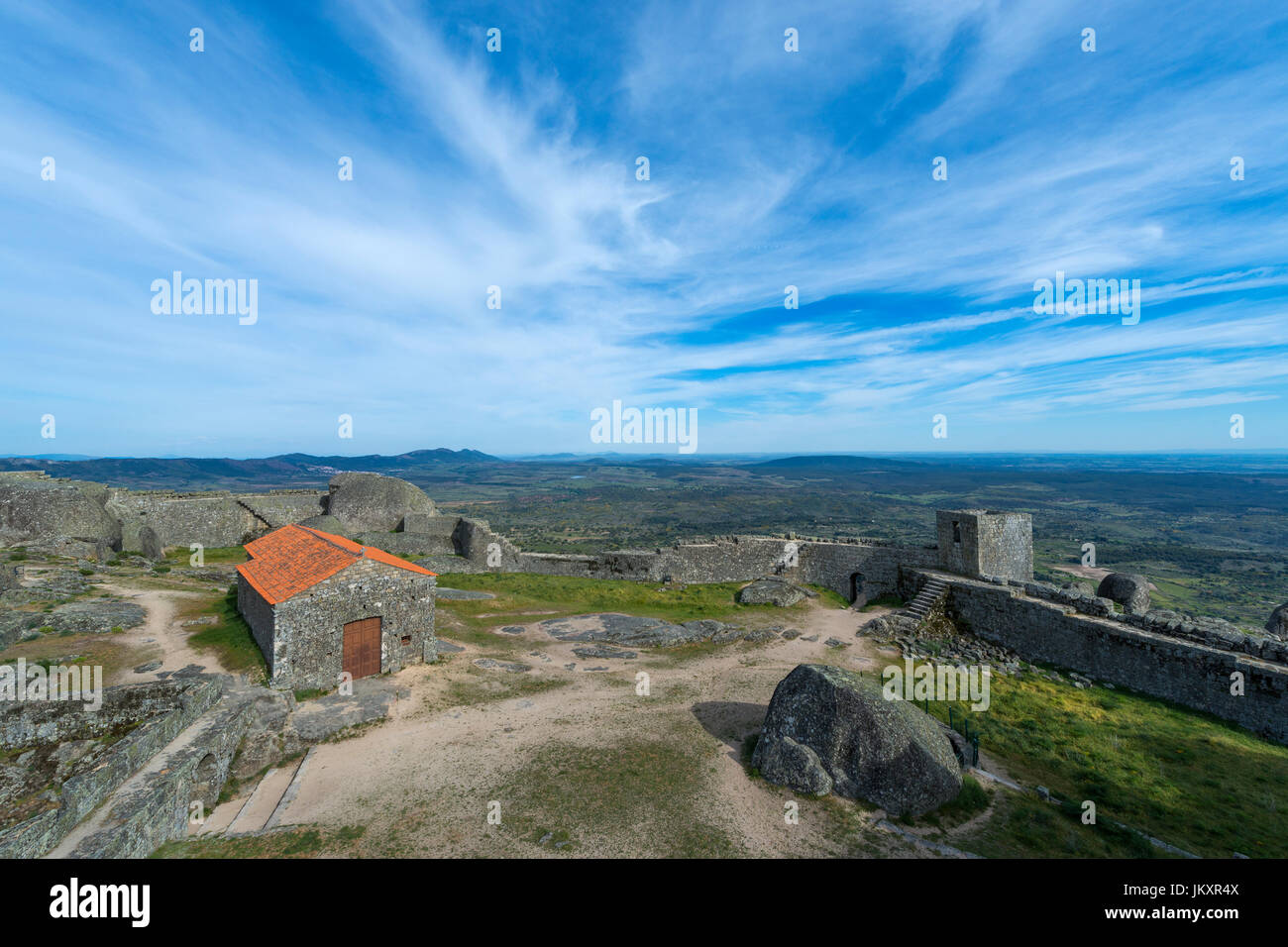 The Monsanto Castle (Castelo de Monsanto) in the historic village of ...