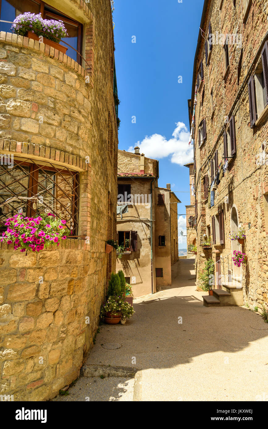 Volterra hi-res stock photography and images - Alamy