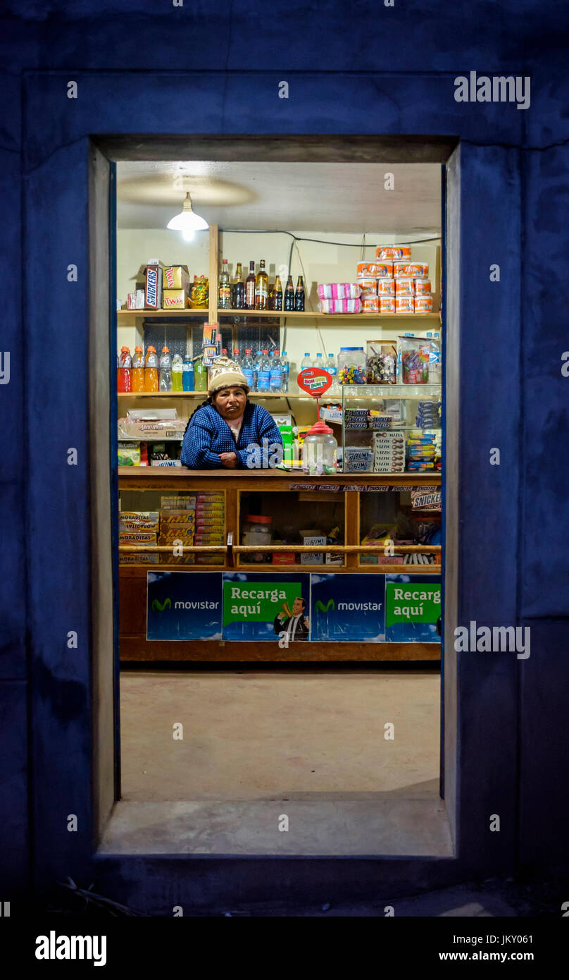 Small grocery store hi-res stock photography and images - Alamy