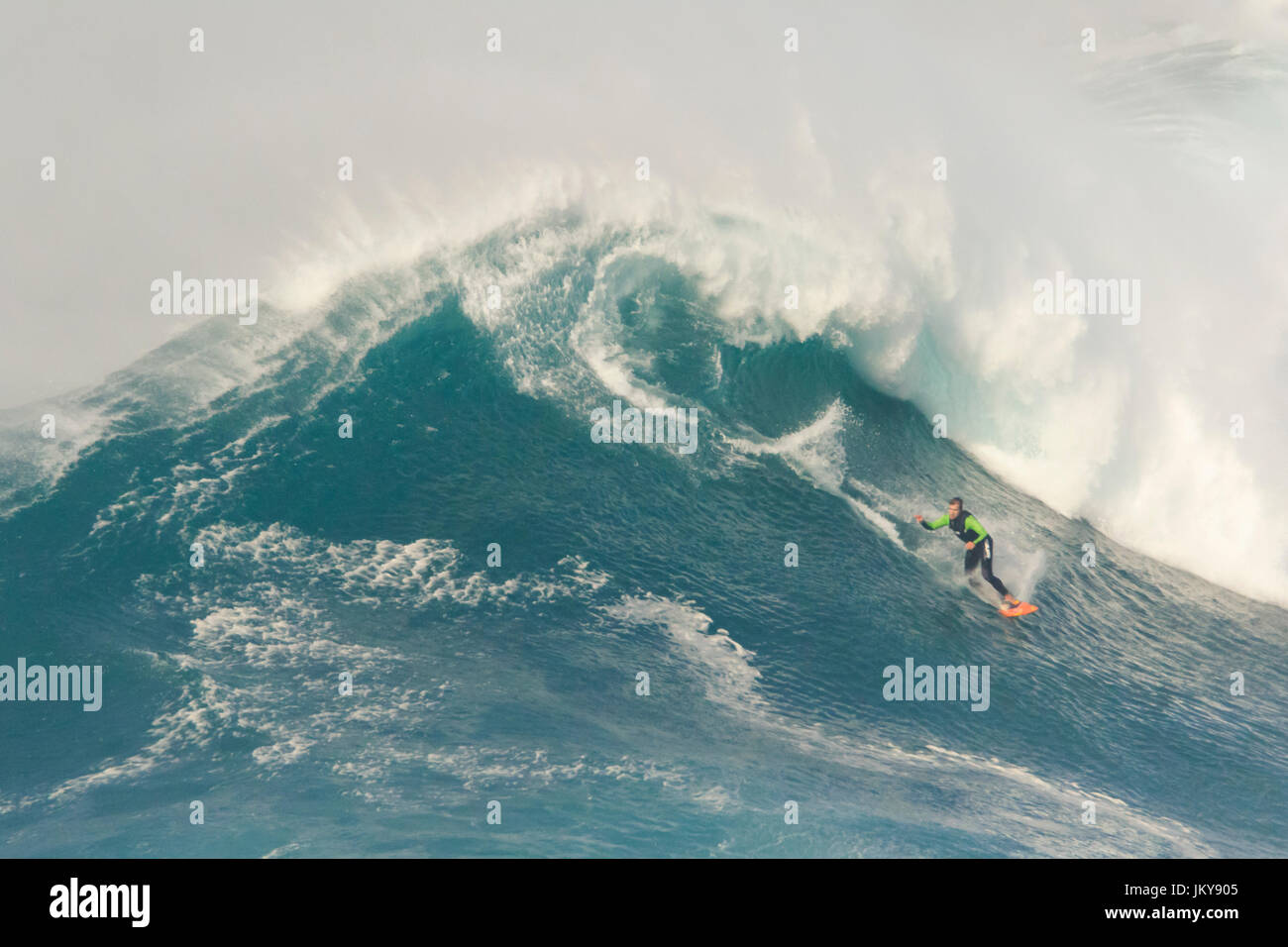 Big Wave Surfing Event The Biggest Surfing Waves In The World At