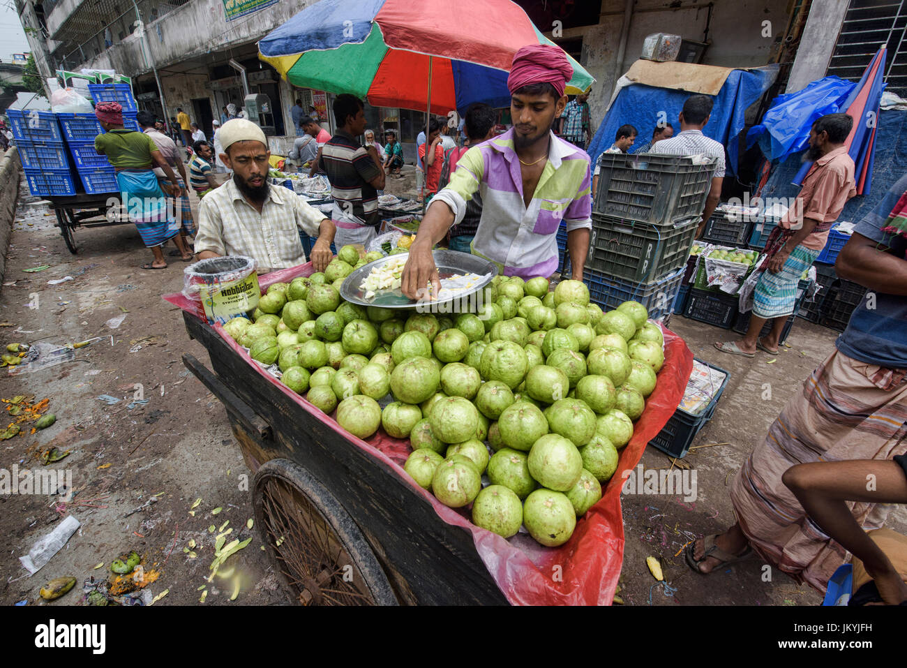 Market guava fruits hi-res stock photography and images - Alamy