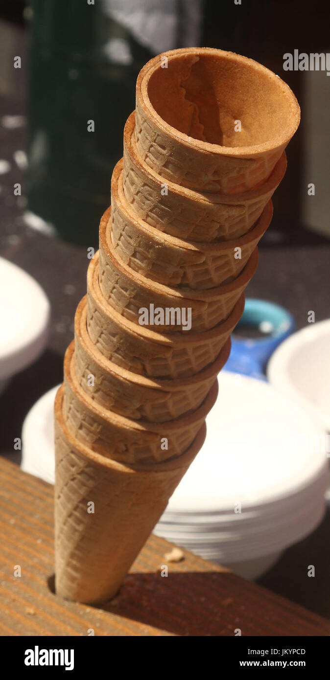 Wafer ice cream cones hi-res stock photography and images - Alamy