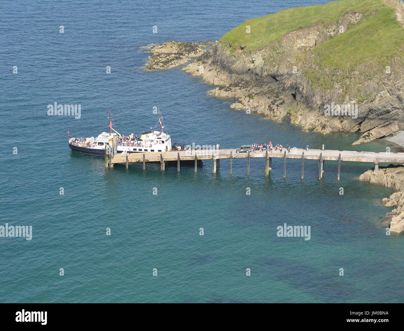 Lundy Island famous for wildlife and stunning scenery in the Bristol ...