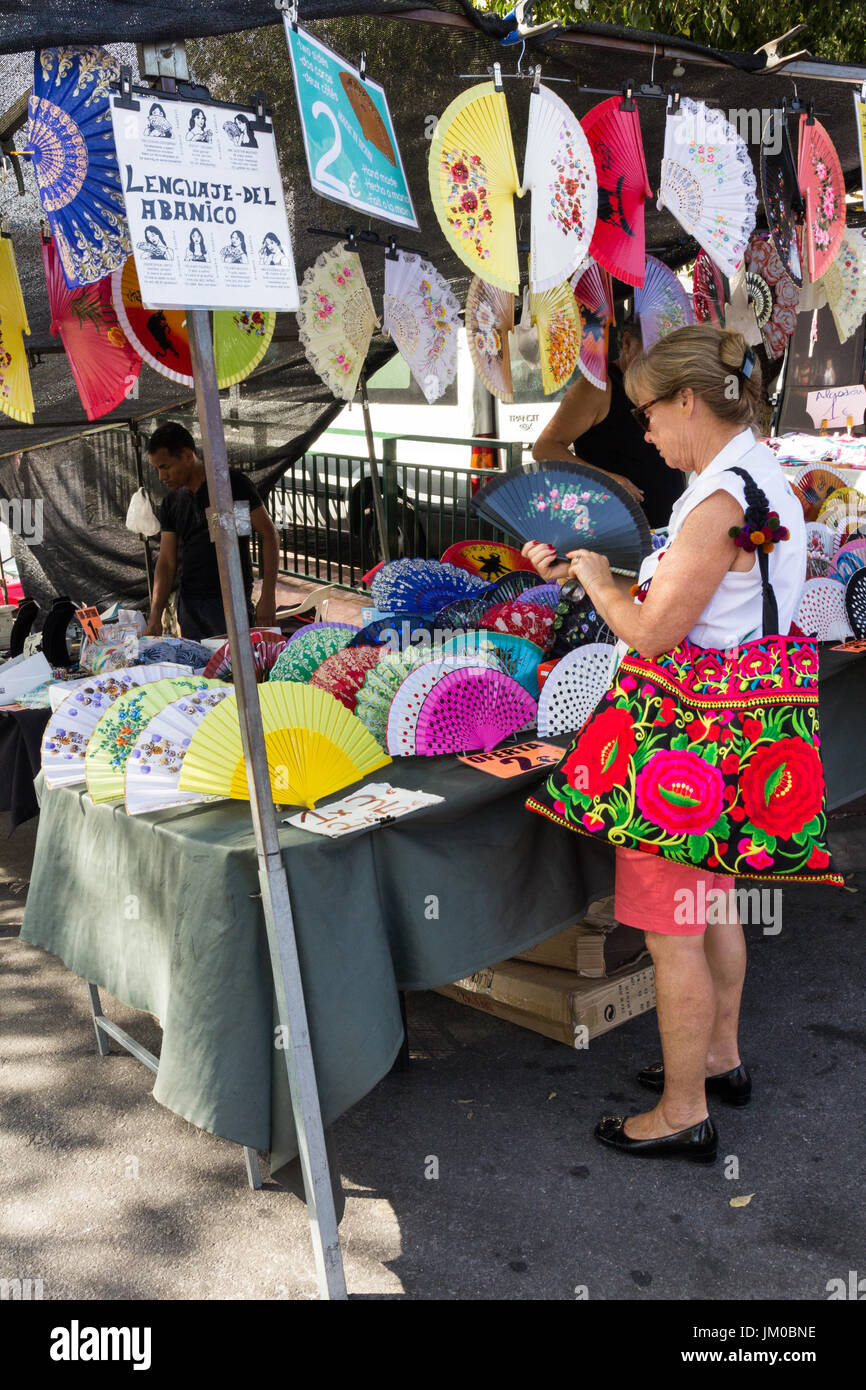 Shopping fan hi-res stock photography and images - Alamy