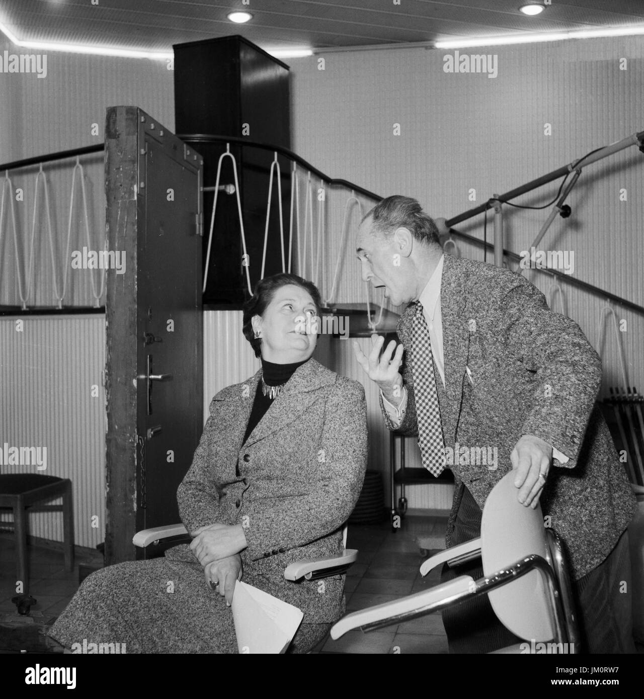 Speaking manner hi-res stock photography and images - Alamy