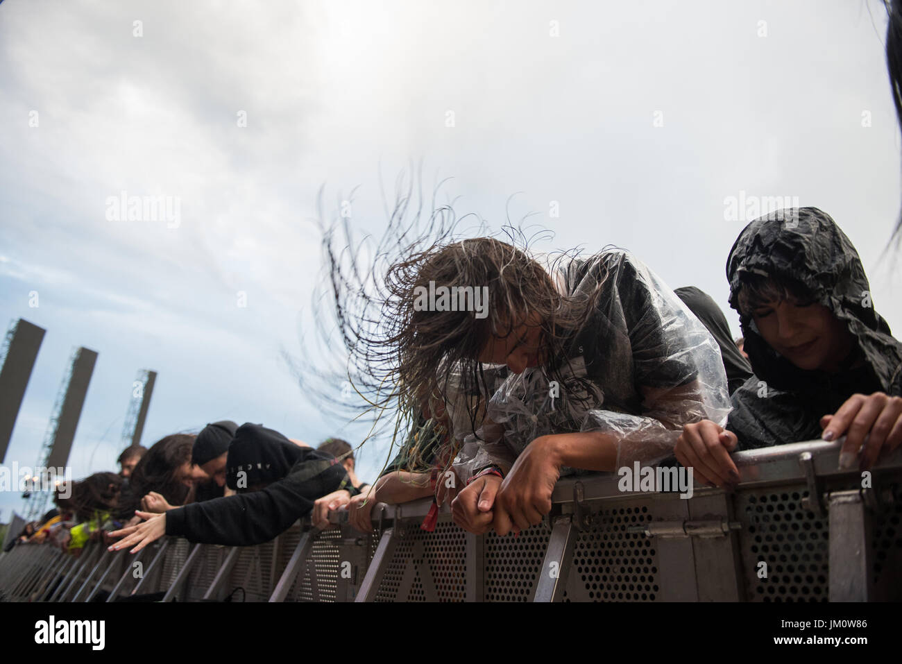 Heavy metal concert audience hi-res stock photography and images - Alamy