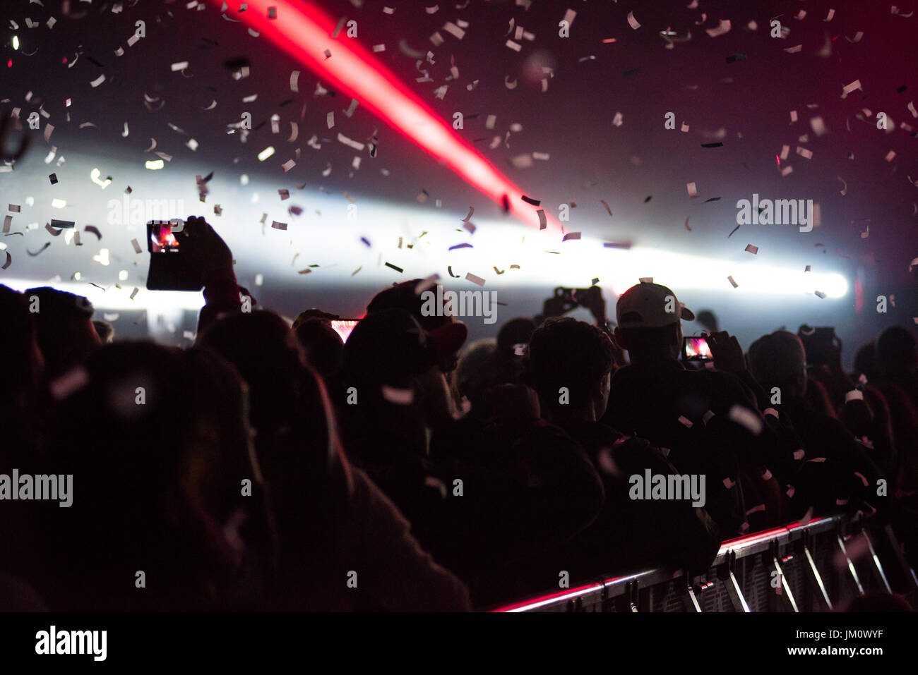 Gold confetti concert hi-res stock photography and images - Alamy