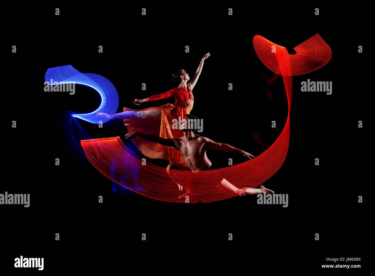 Studio black moving body art hi-res stock photography and images - Alamy