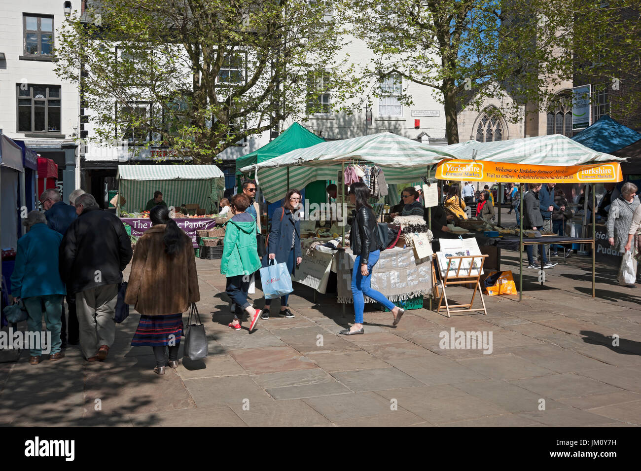 People shopping shopper shoppers at Yorkshire Farmers' Markets stalls ...