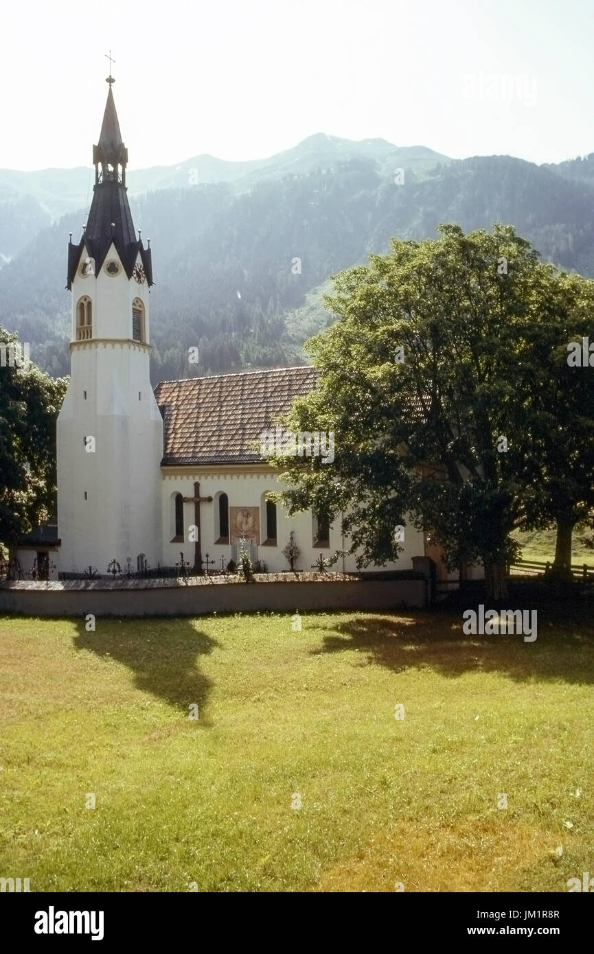 Village church switzerland hi-res stock photography and images - Alamy