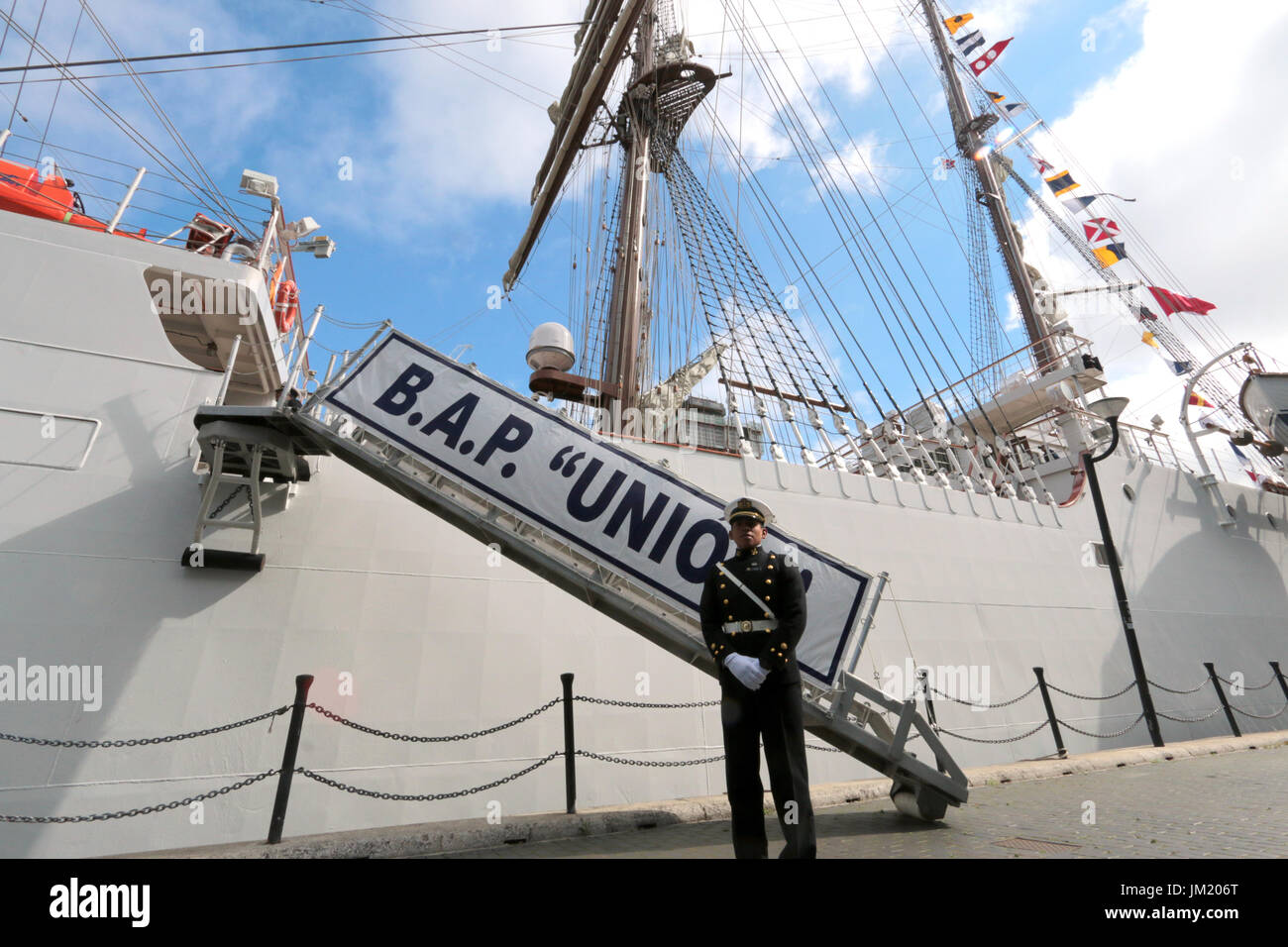 London, UK. 25th July, 2017. Peruvian tall ship Union, the world's ...