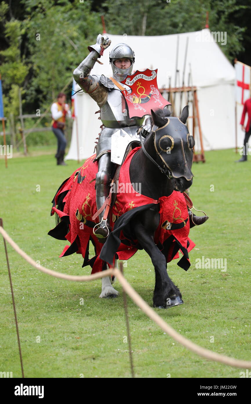 Medieval actors hi-res stock photography and images - Alamy