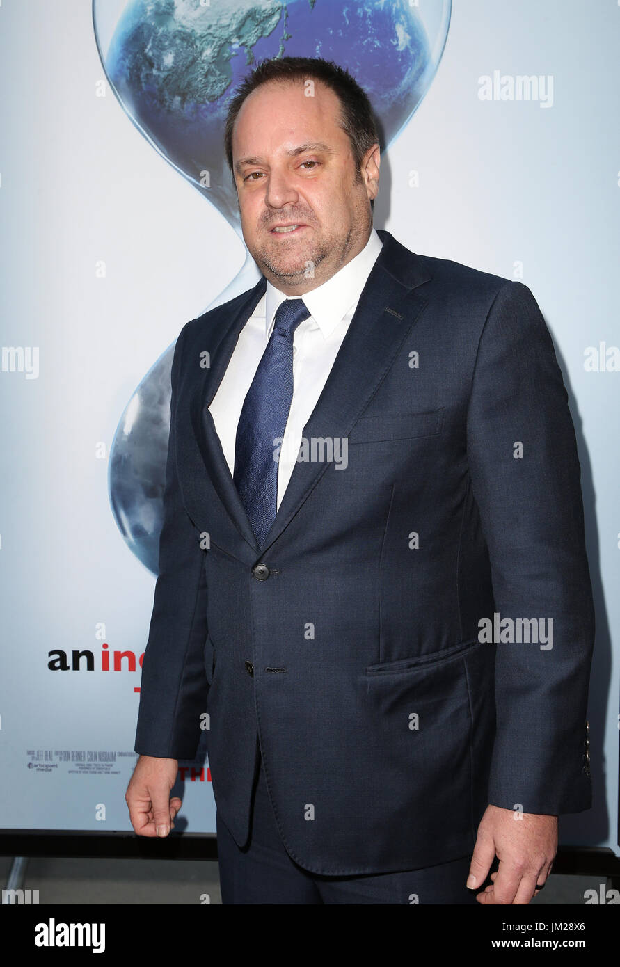 Skoll jeff hi-res stock photography and images - Alamy