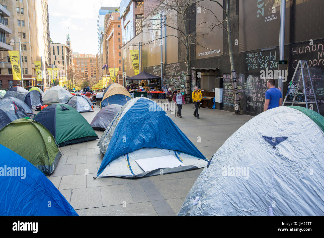Homelessness tents hi-res stock photography and images - Alamy