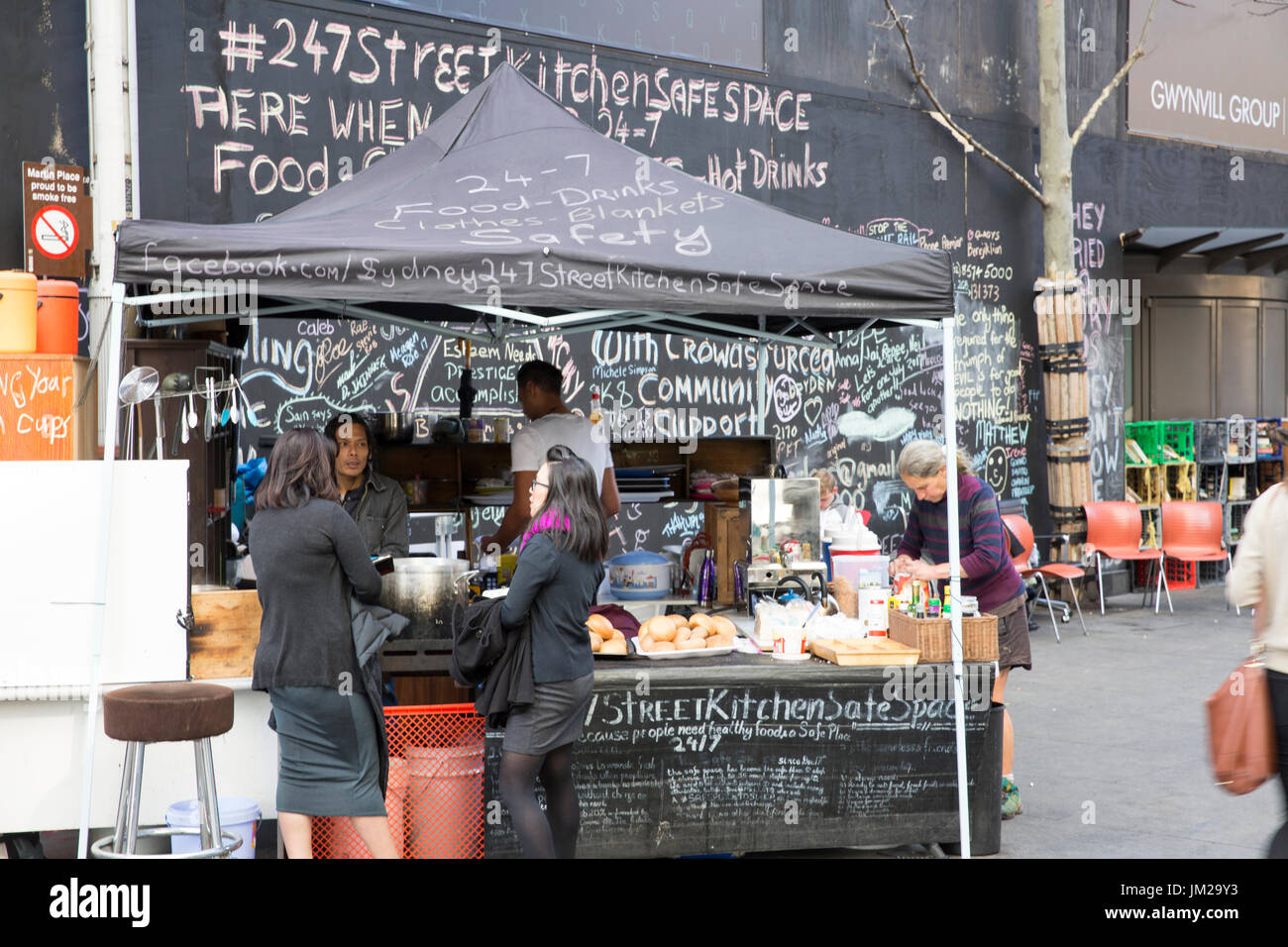 Soup kitchen homeless hi-res stock photography and images - Alamy