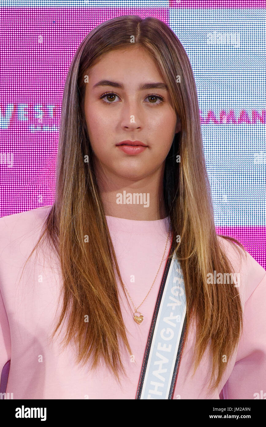 Scarlet rose stallone hi-res stock photography and images - Alamy