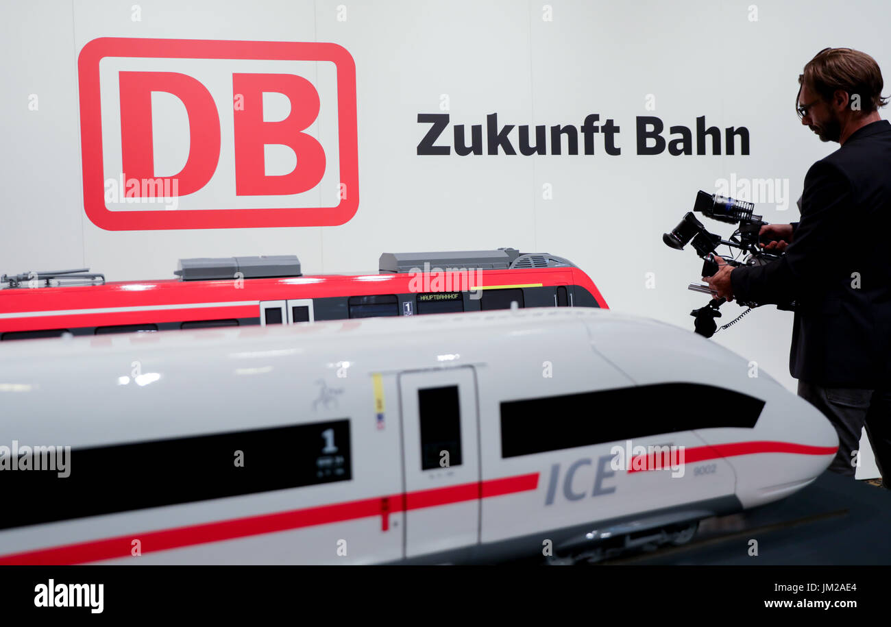 Deutsche bahn model trains hi-res stock photography and images - Alamy