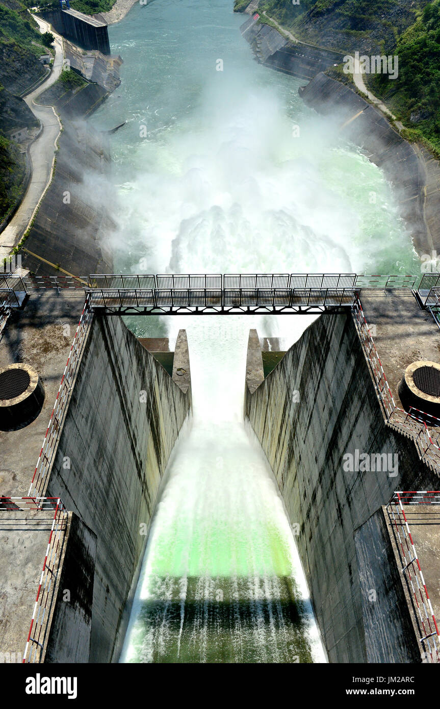 Tian'e. 26th July, 2017. Longtan hydropower station opens its sluice to ...