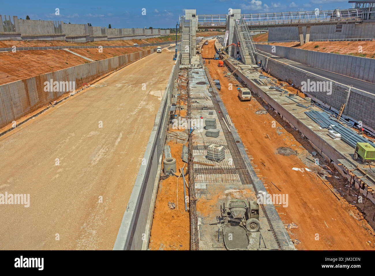 Paving a new road Stock Photo - Alamy