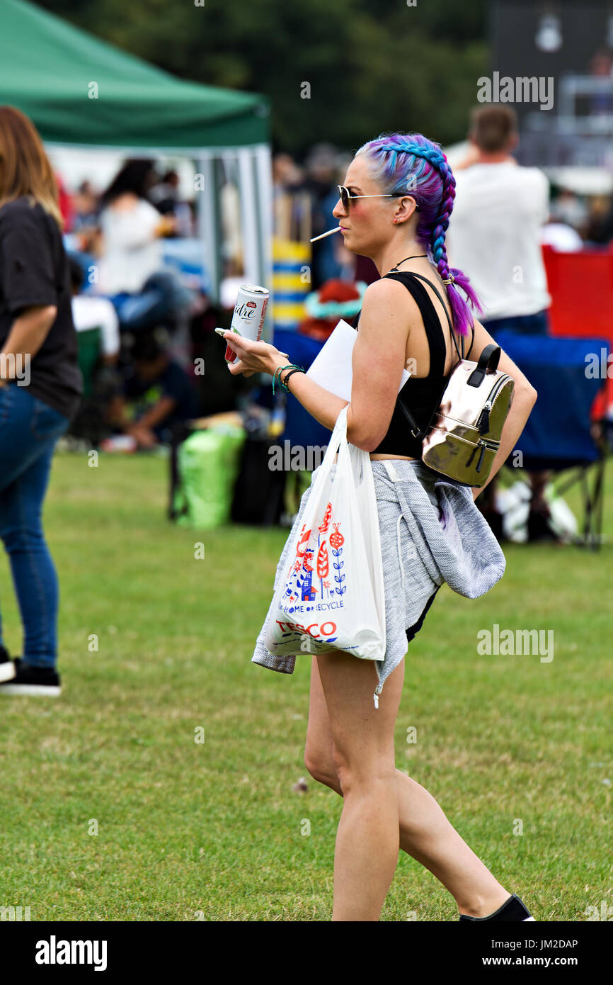 Woman smoking roll up cigarette hi-res stock photography and images - Alamy