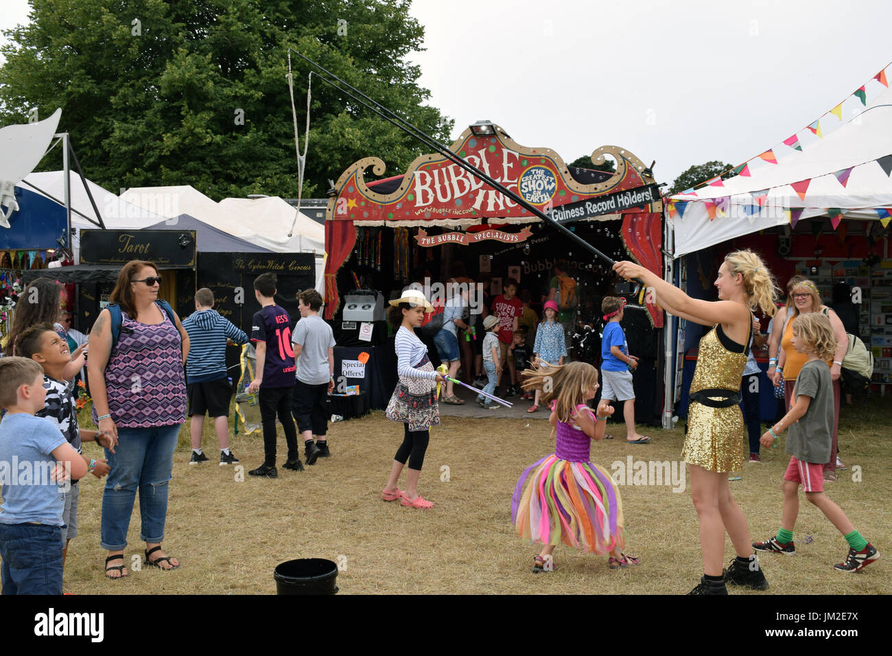 Latitude Festival 2017, Henham Park, Suffolk, UK. Bubble entertainer ...