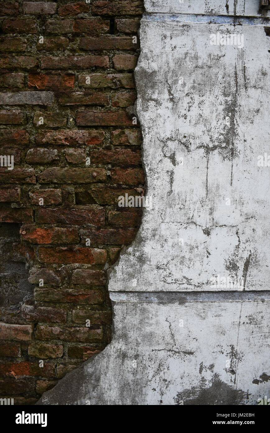 Ruin rust wall hi-res stock photography and images - Alamy