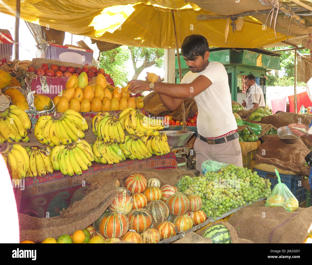 Agra market taj hi-res stock photography and images - Alamy