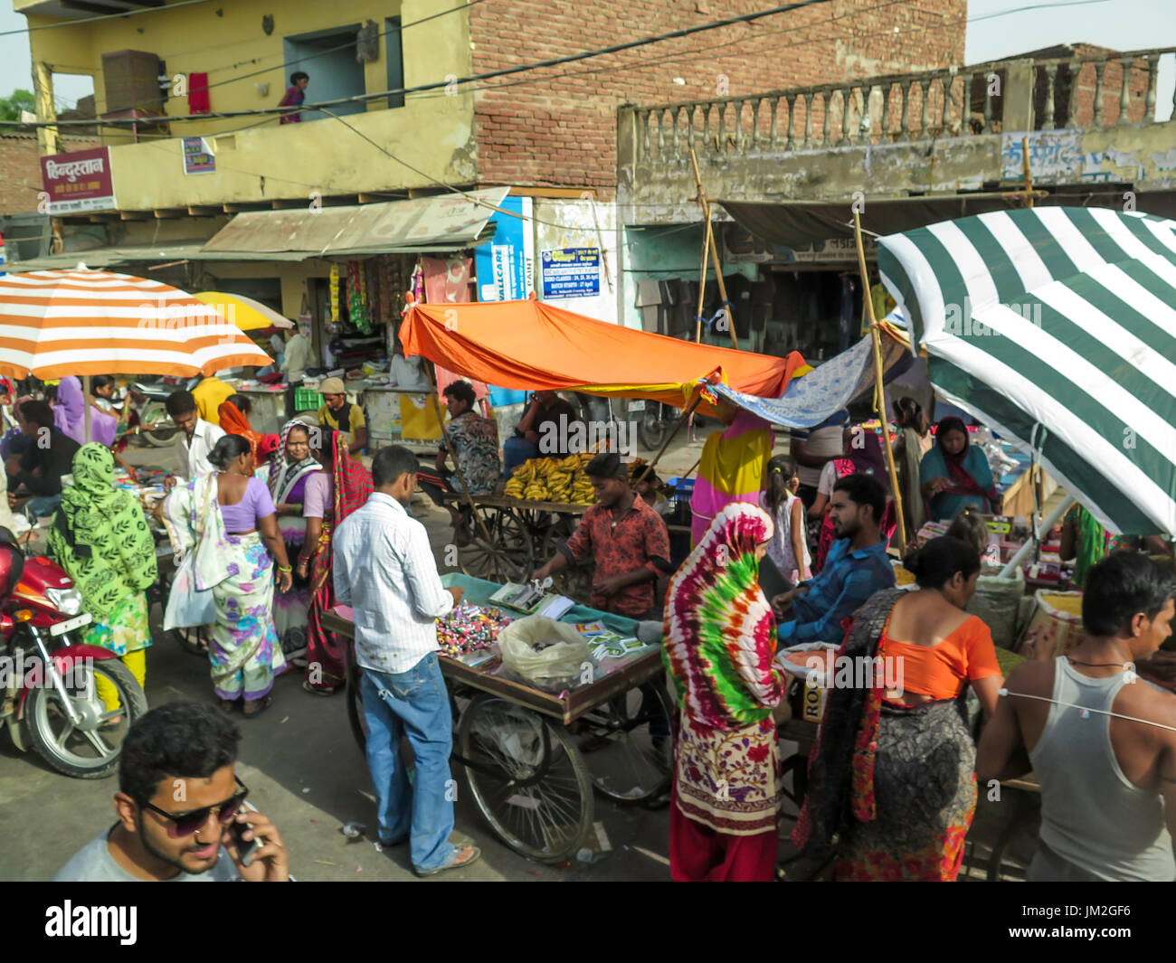 Agra market taj hi-res stock photography and images - Alamy