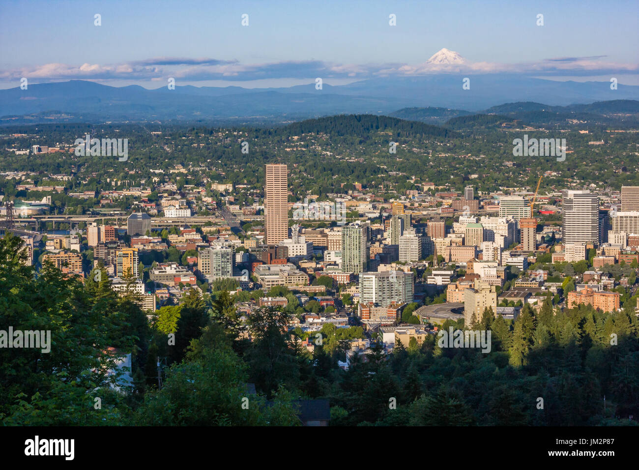 Portland oregon landscape mount hood hi-res stock photography and ...