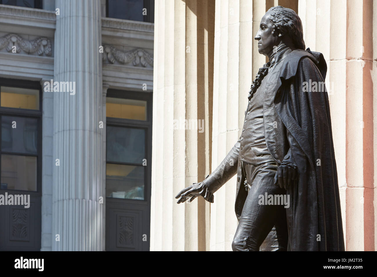 Statue of george washington at federal hall hi-res stock photography ...
