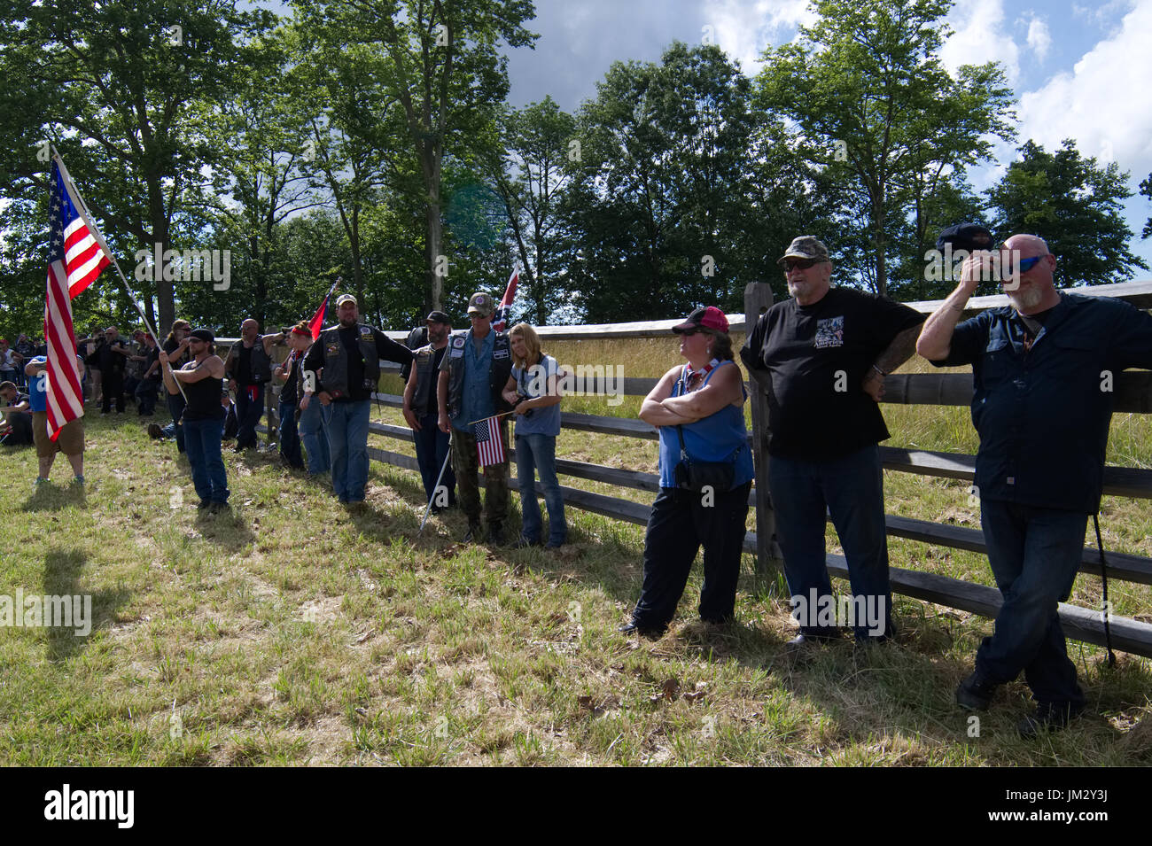 Participants at a patriotic free speech rally at Gettysburg National ...