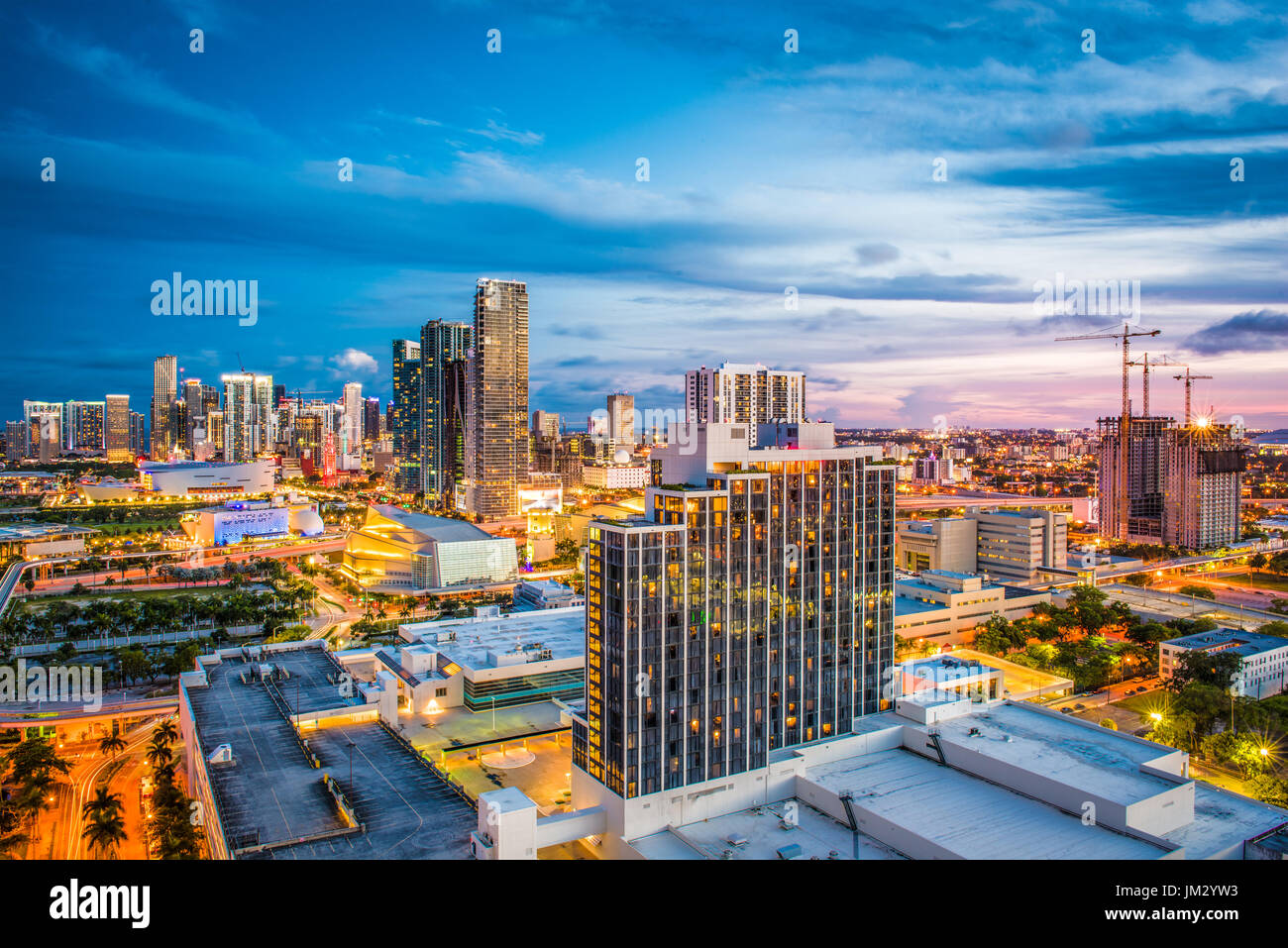 City tourism district downtown skyscrapers hi-res stock photography and ...