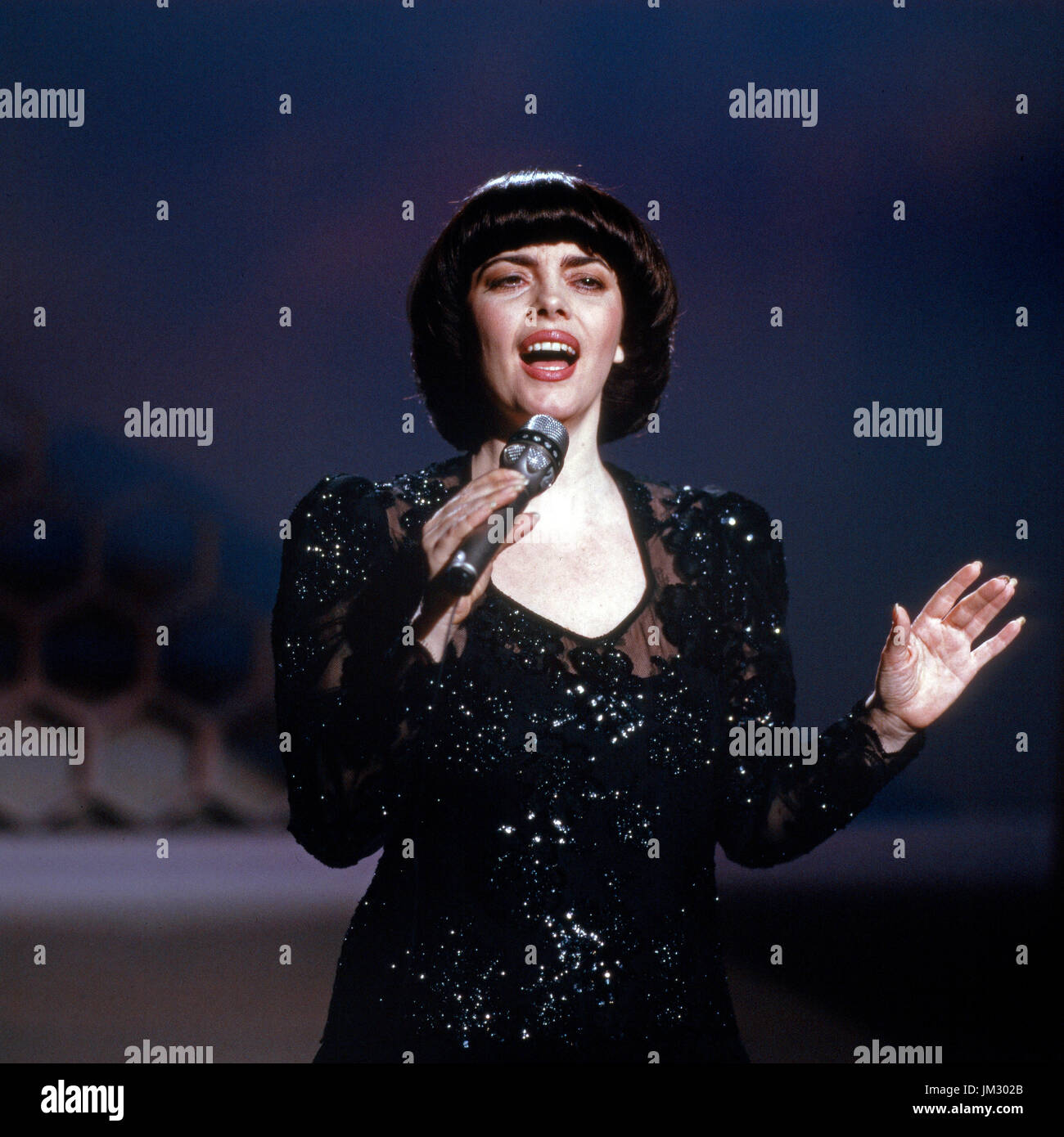 Mireille mathieu avignon hi-res stock photography and images - Alamy