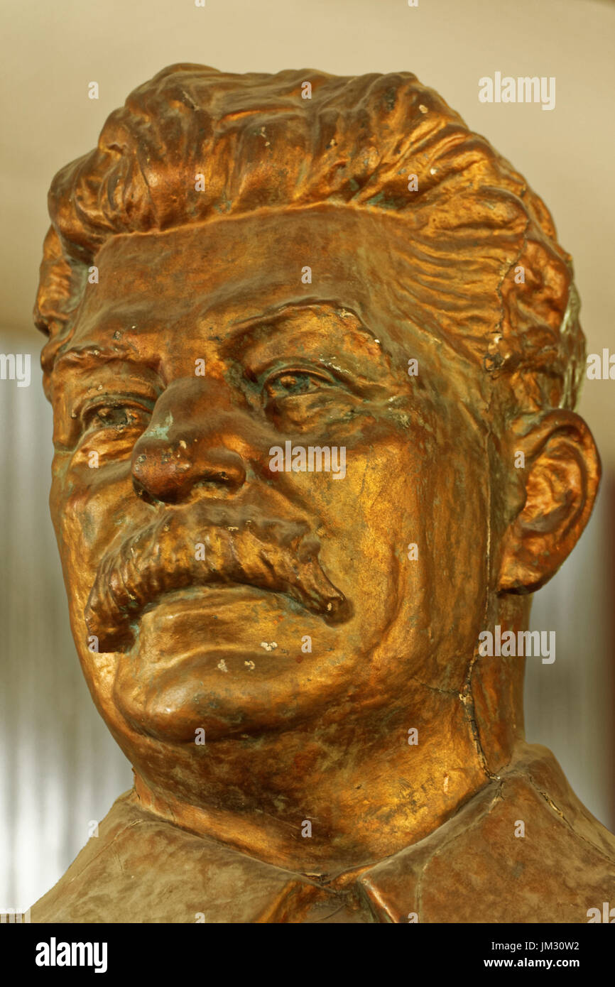 Statue Head Stalin Stock Photos & Statue Head Stalin Stock Images - Alamy