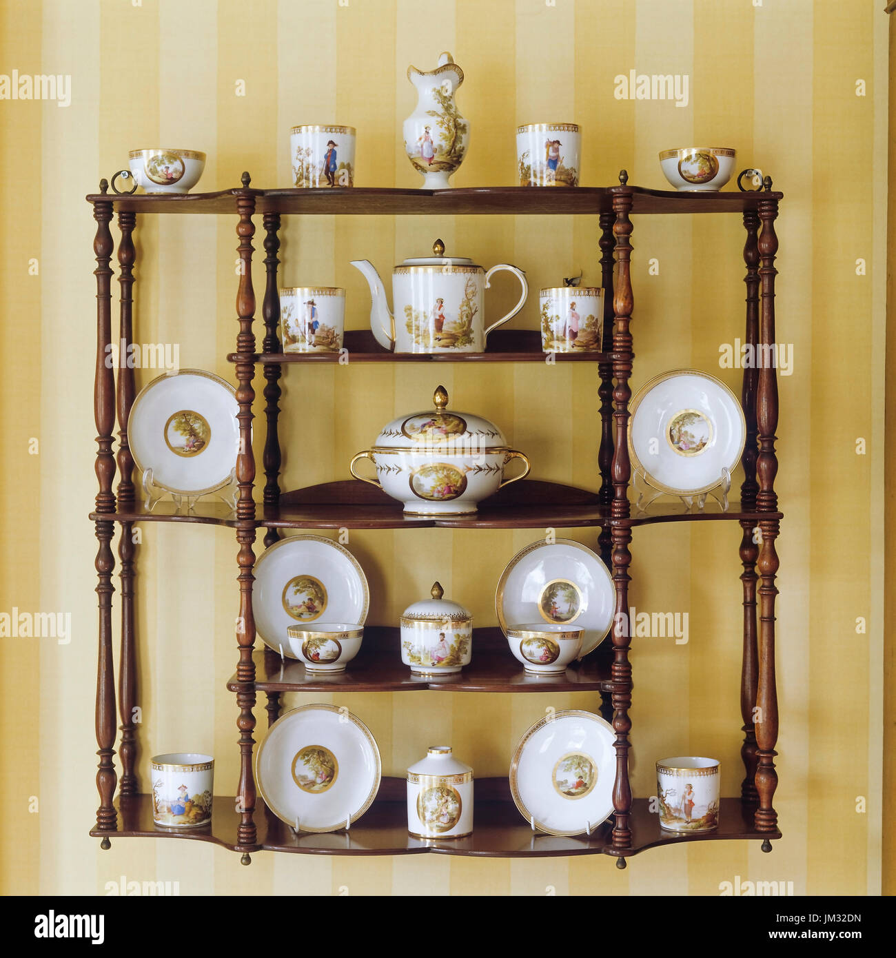 Display shelving hi-res stock photography and images - Alamy