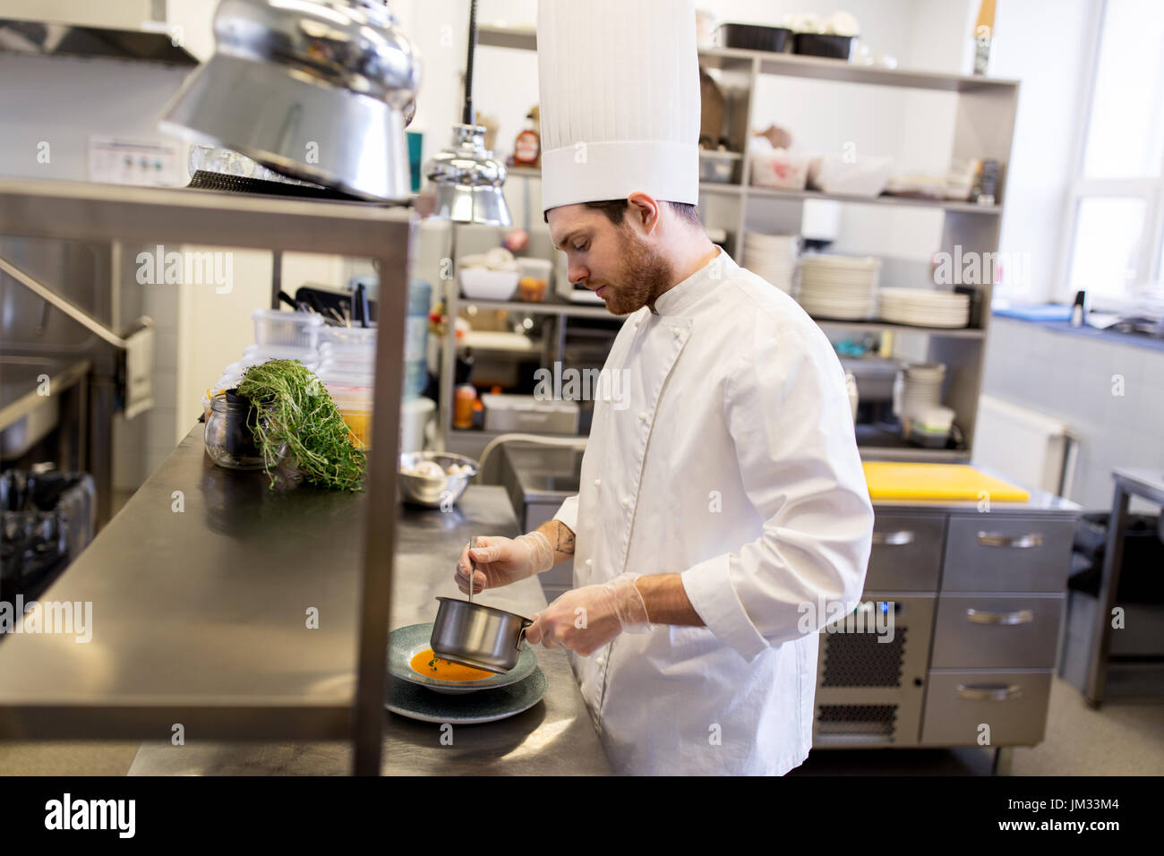 Serving soup kitchen hi-res stock photography and images - Alamy