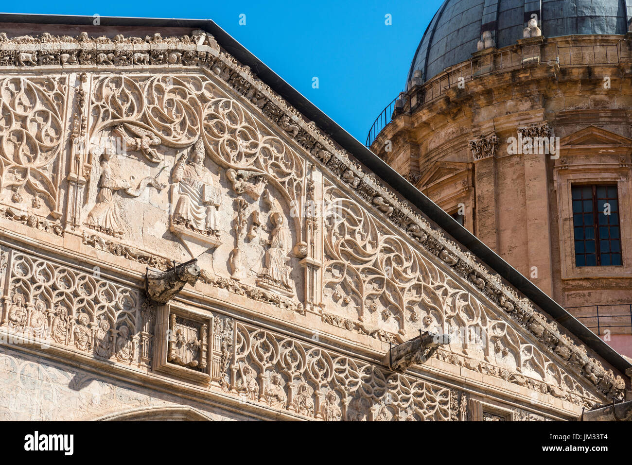Catalan Gothic Portico High Resolution Stock Photography and Images - Alamy